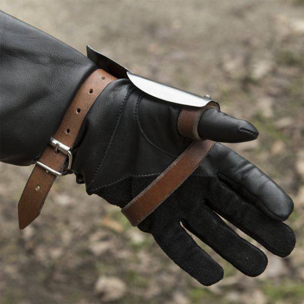 Scout Gauntlets - Medieval Steel Gauntlets | LARP Gear| GoblinSmith
